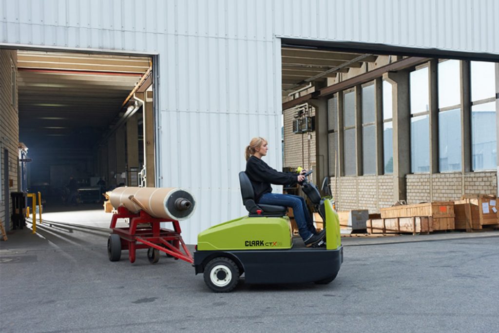 גורר תעשייתי חשמלי CTX70 – מלגזות קלארק יבואן בלעדי